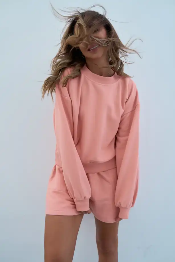 Długa brzoskwiniowa bluza z bawełny - Bluza Izzy Long Peach - sklep ...