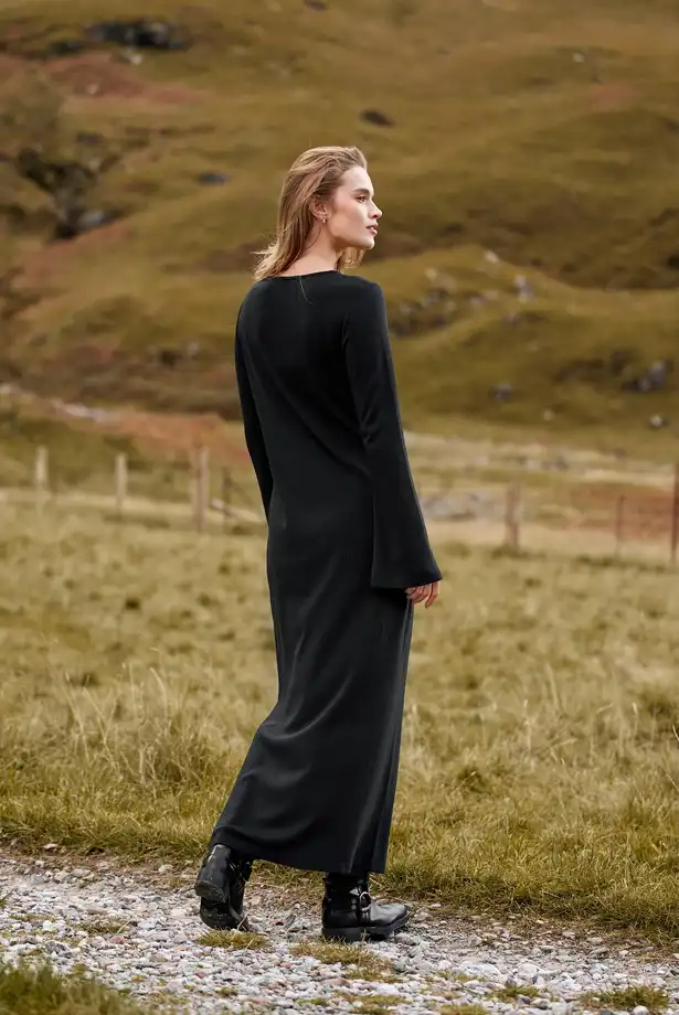 Sukienki wełniane - polskie - modne - Sukienka z wełny - cena - sklep ...