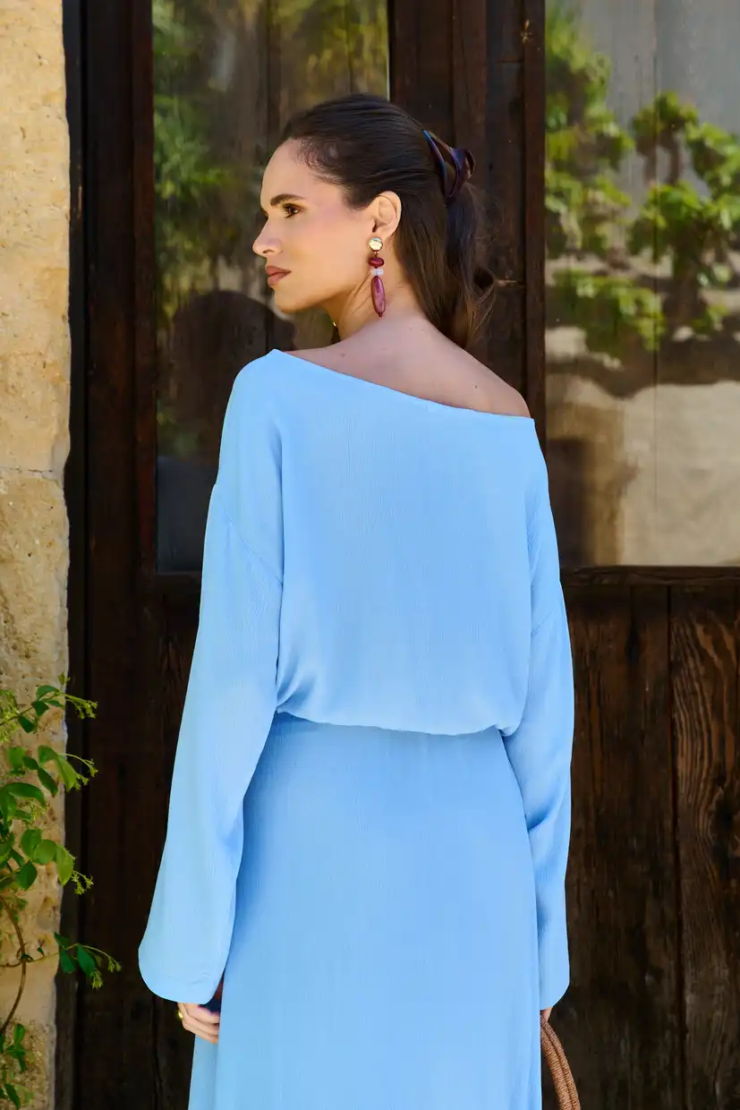 Niebieska bluzka z dekoltem w łódkę z wiskozy- Bluzka Celin Sky Blue ...