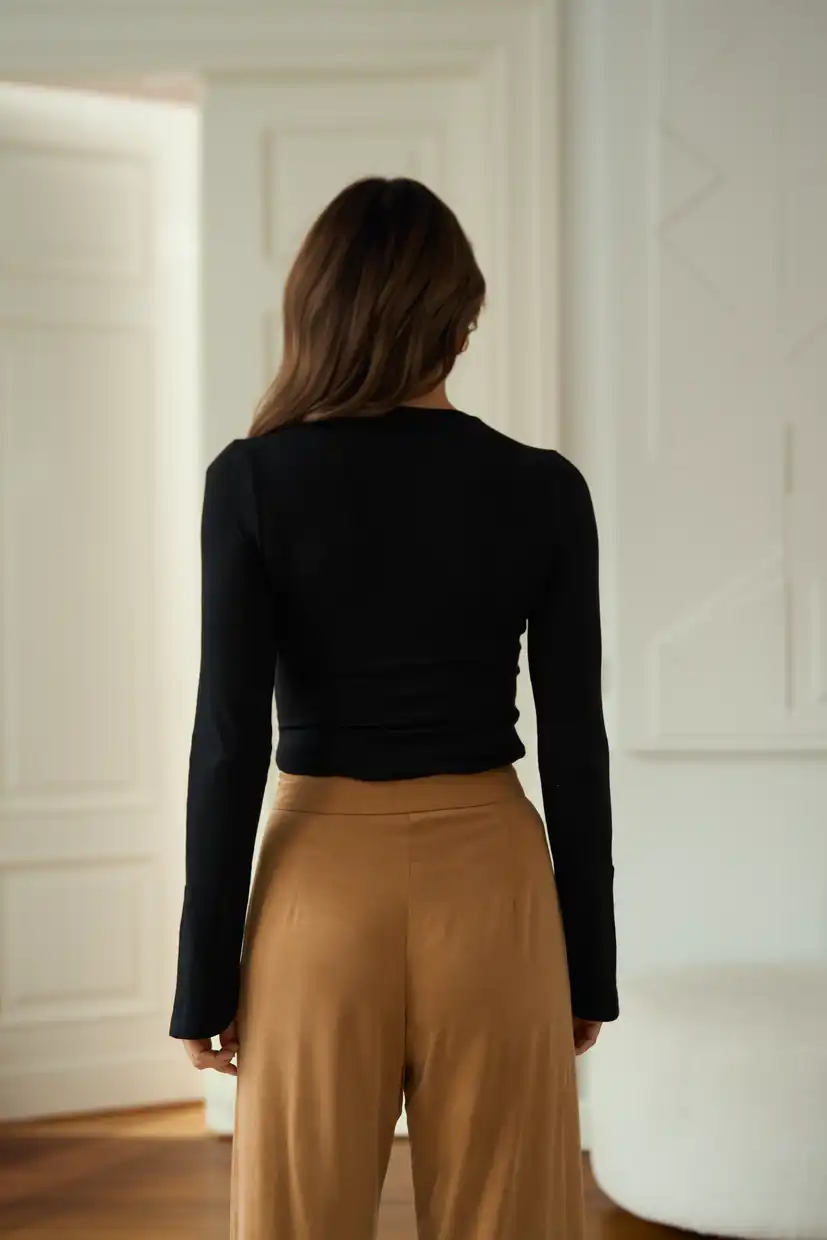 Czarna bluzka regular z dekoltem w łódkę - Bluzka Simon Black - sklep ...