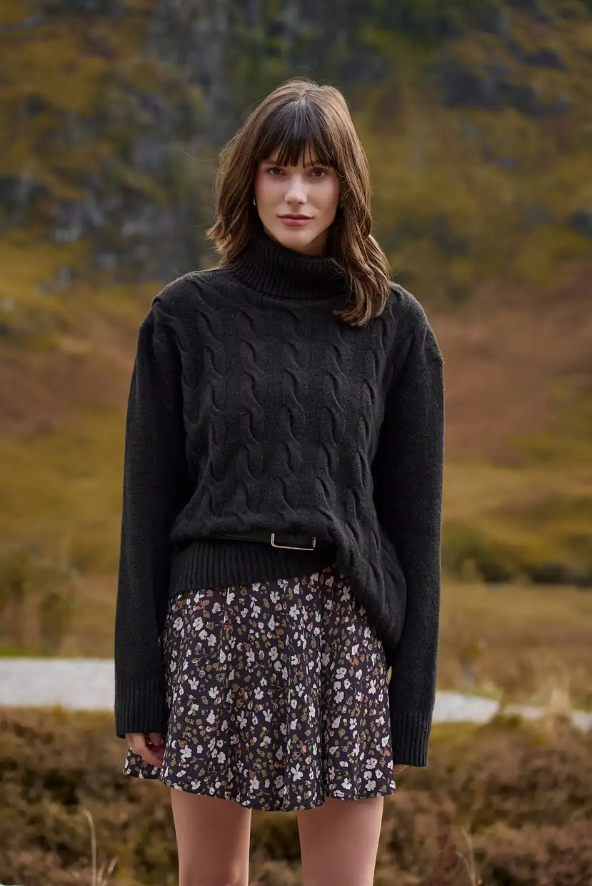 Brązowy golf damski z wełny merino i kaszmiru - Golf Edith Dark ...